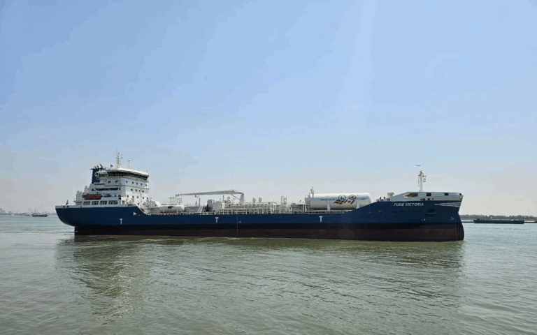 Fure Victoria* - Algoma Central Corporation